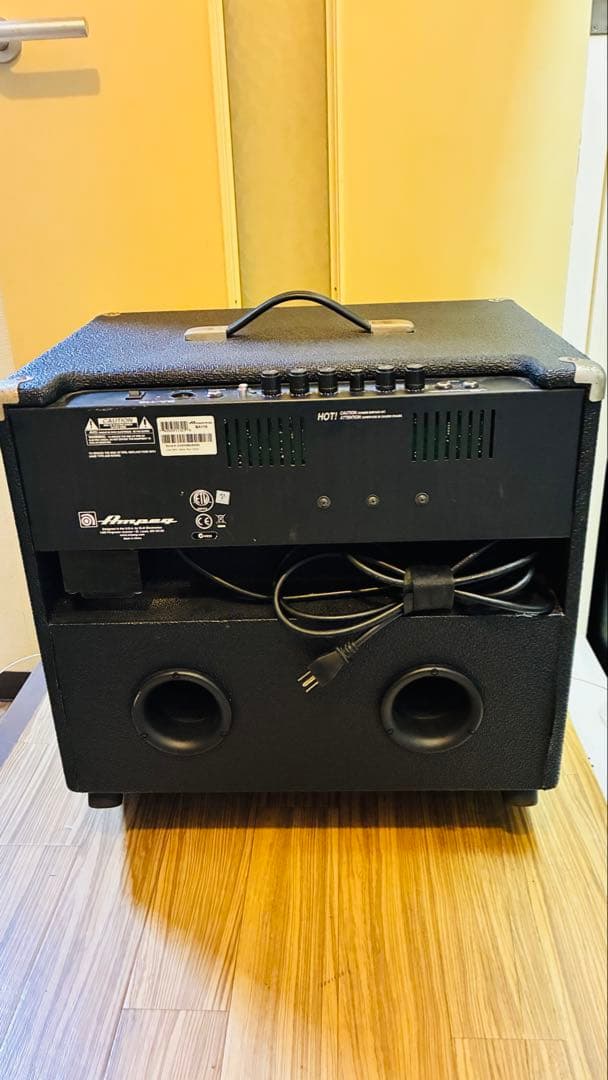 Ampeg BA-115 旧型 ベースアンプ 通電音出しOK