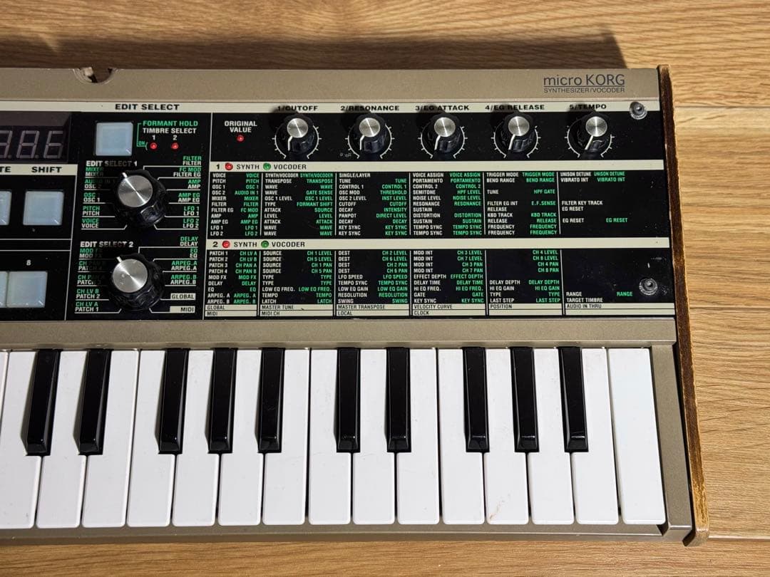 鍵盤楽器 KORG microKORG synthesizer/vocoder