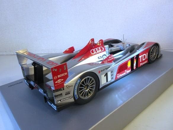 特価 Spark 1/18 アウディ R10TDI 2007 LM Winner