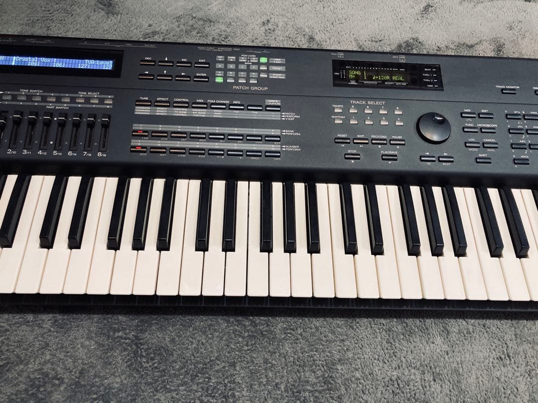 Roland シンセサイザー JV-1000