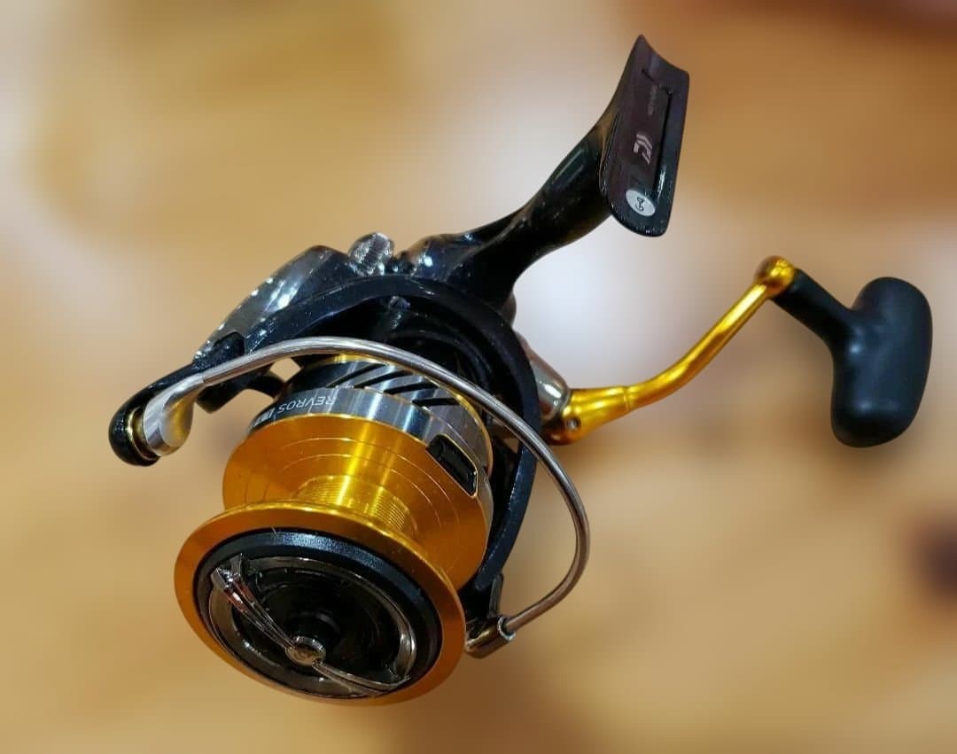 新品未使用　Daiwa REVROS LT 6000D-H スピニングリール