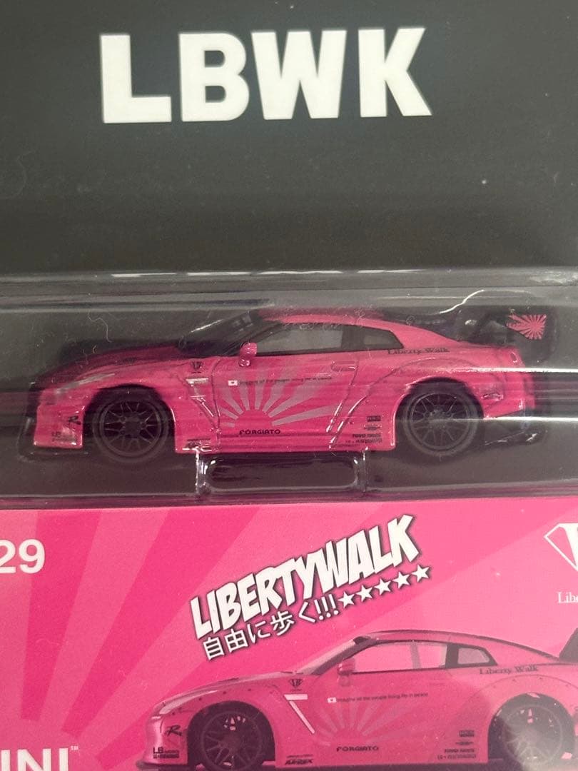 ミニカー MINI GT LB-WORKS NISSAN GT-R Candy Pink