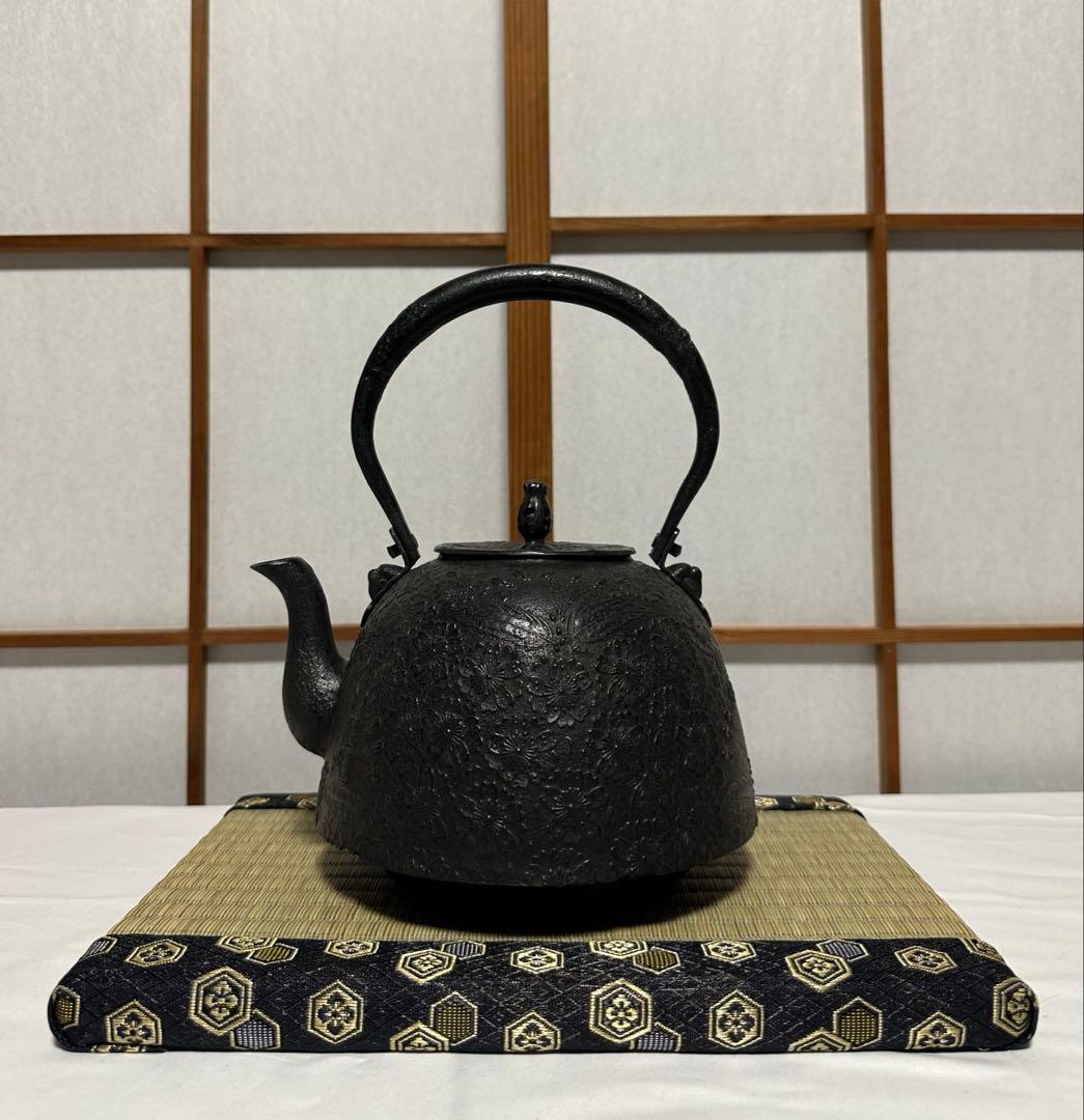 本番盛岡 薫山 南部鉄器 鉄瓶 南部型 桜 2.0リットル 新品未使用品