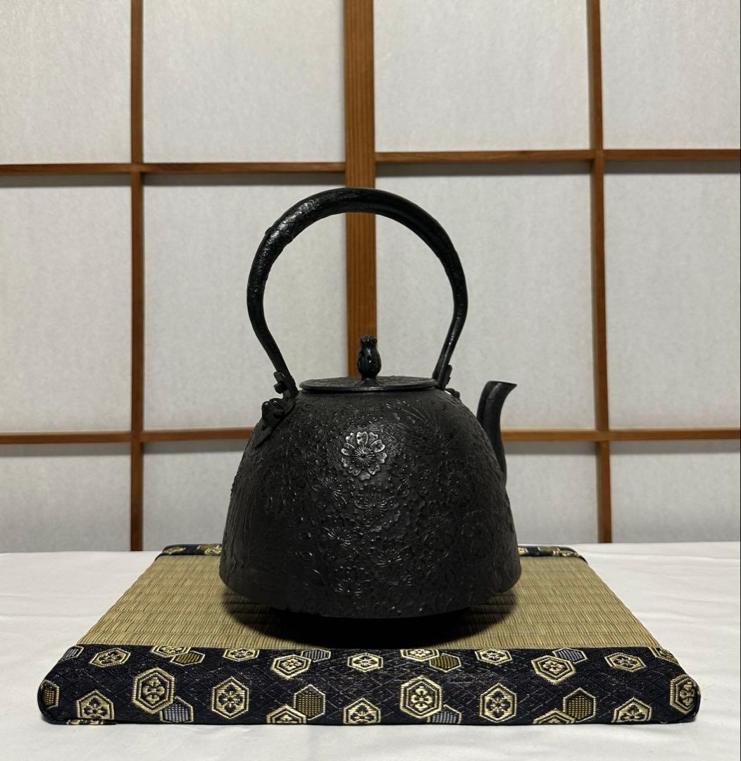 本番盛岡 薫山 南部鉄器 鉄瓶 南部型 桜 2.0リットル 新品未使用品