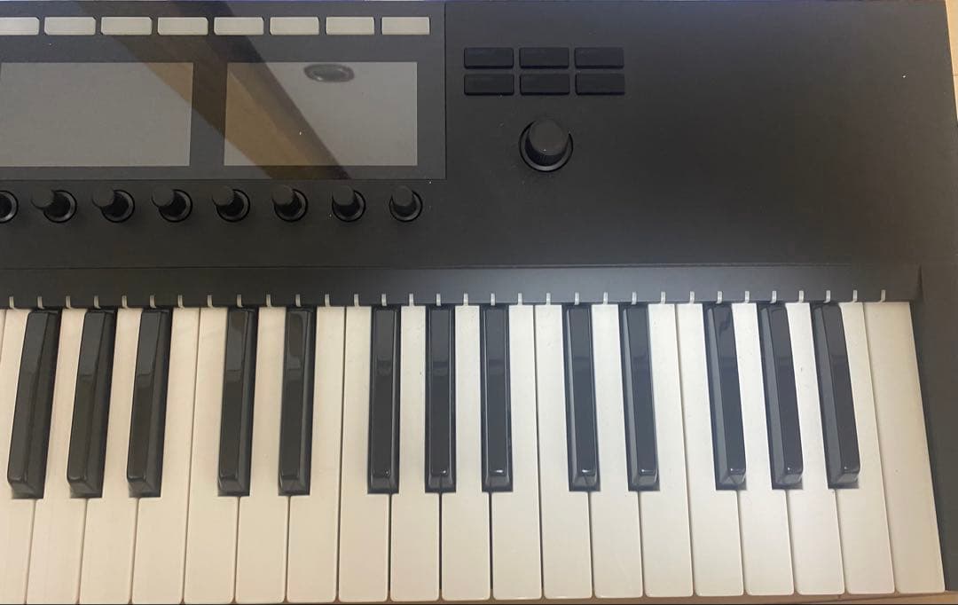 KOMPLETE KONTROL S49 MK2 ライセンス有り
