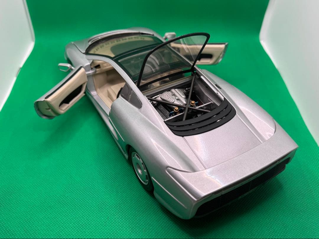 Jaguar XJ220 シルバー 1/18スケール