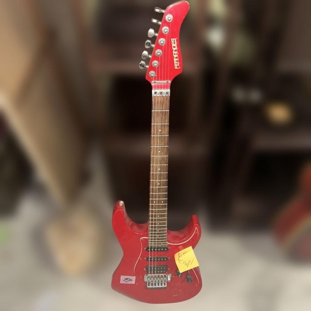 FERNANDES レッドエレキギター