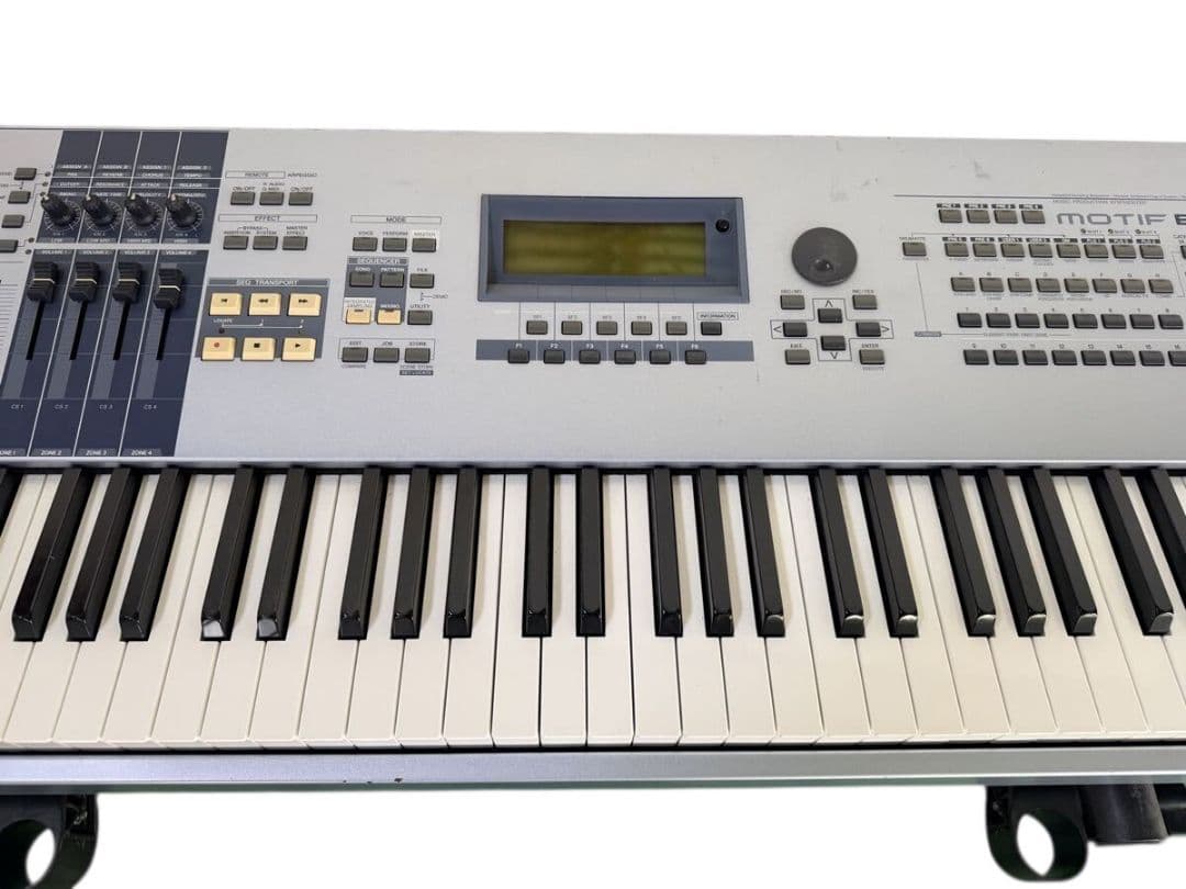YAMAHA MOTIF ES8　付属品多数　現状品
