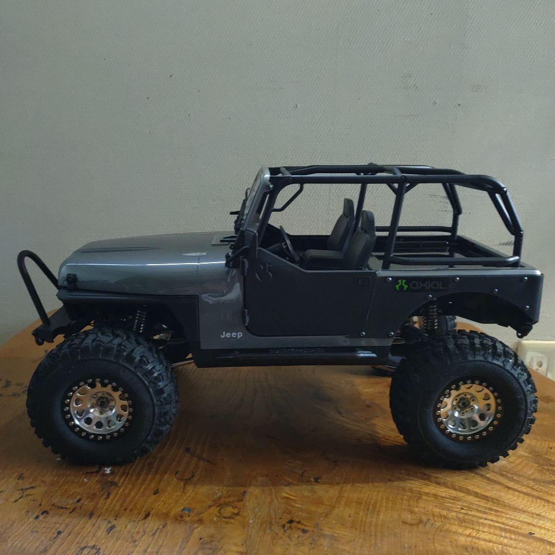 アキシャルSCX10 III Jeep CJ7