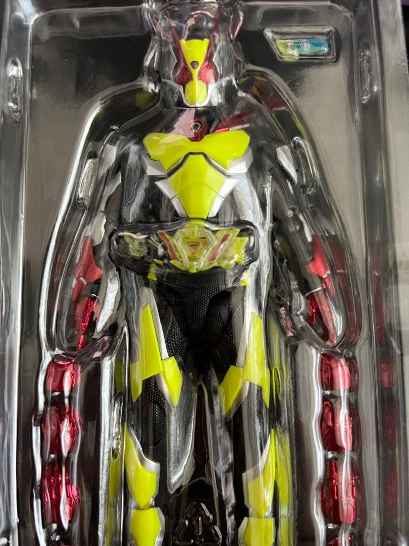 BANDAI S.H.Figuarts 仮面ライダーゼロツー