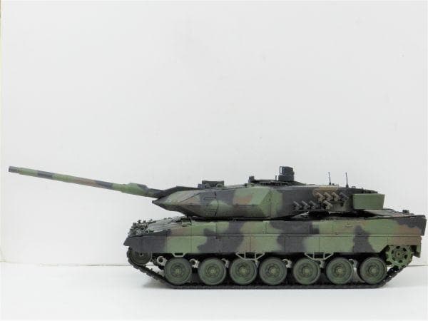 ヘンロン（Henglong） 1/16 レオパルト2 A6 技術基準適合証明済