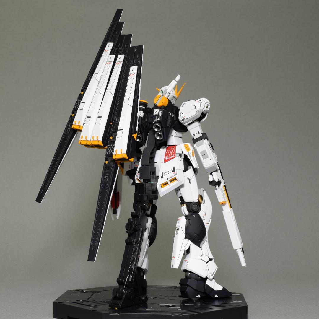 塗装済完成品 RGニューガンダム