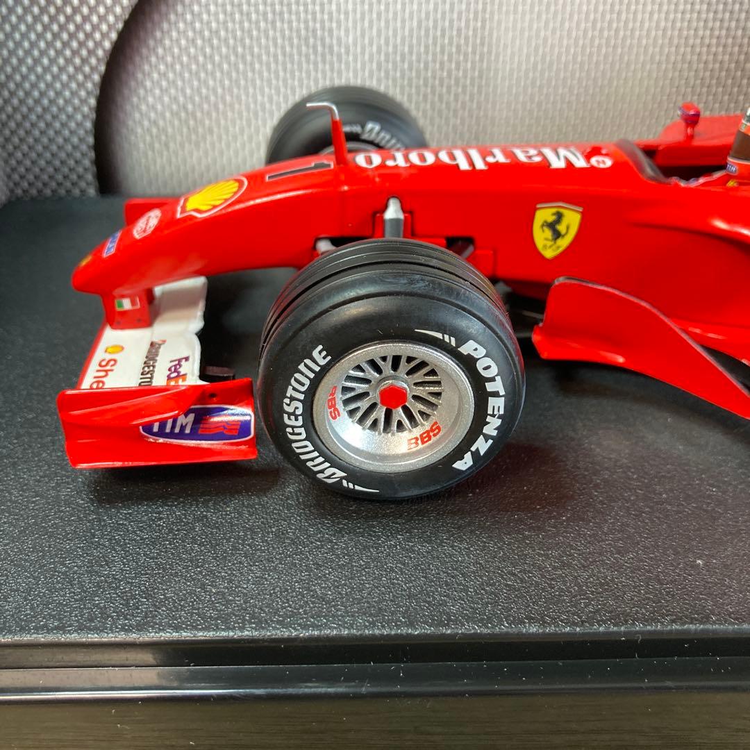 ホットウィール1/18 フェラーリ F2001 Mシューマッハ マルボロカスタム
