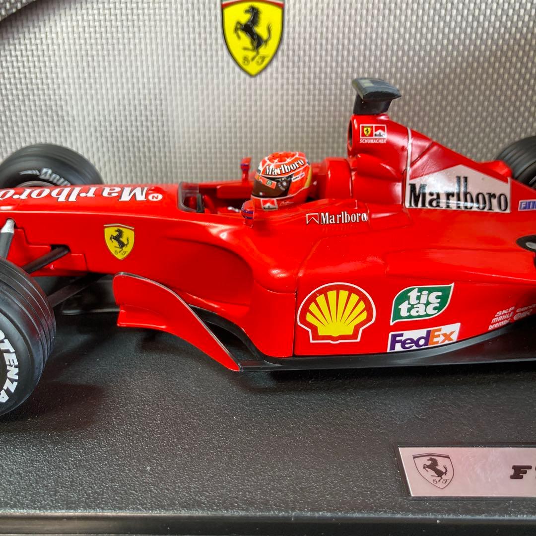 ホットウィール1/18 フェラーリ F2001 Mシューマッハ マルボロカスタム