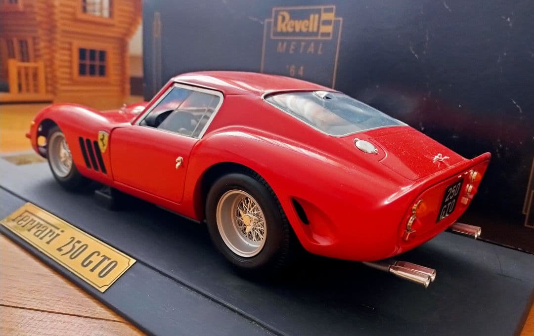 ミニカー Revell Ferrari 250 GTO 1/12