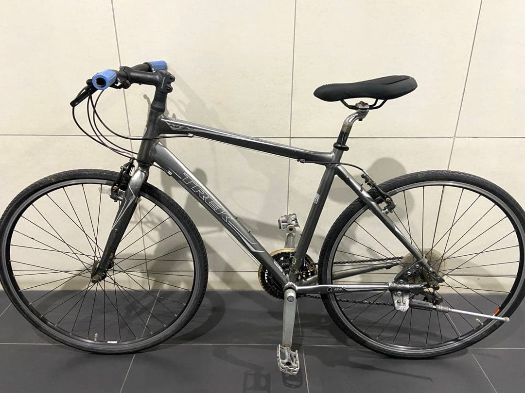 TREK FX7.2 クロスバイク　トレック fx7.3 自転車　fx23415