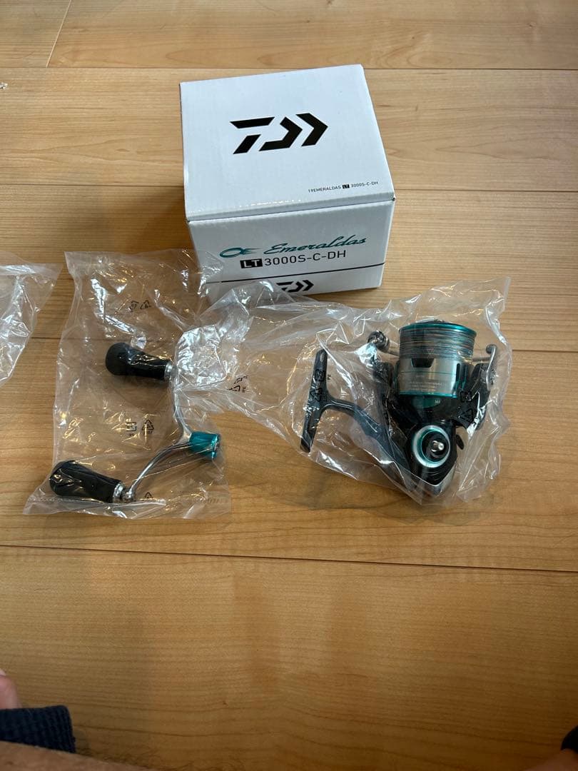 美品‼️Daiwa EmeraLdasLT 3000S-C-DH リール値引き可‼️