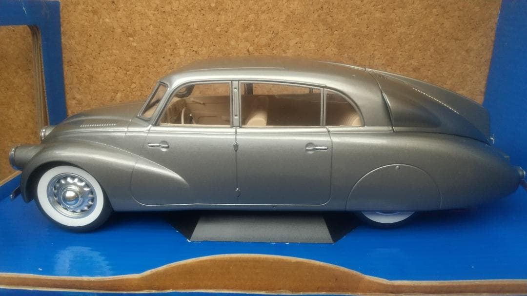 MODEL CAR GROUP 1:18 TATRA87 ミニカー