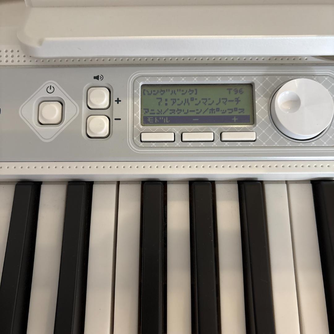 CASIO LK-330 光ナビゲーションキーボード 61鍵盤