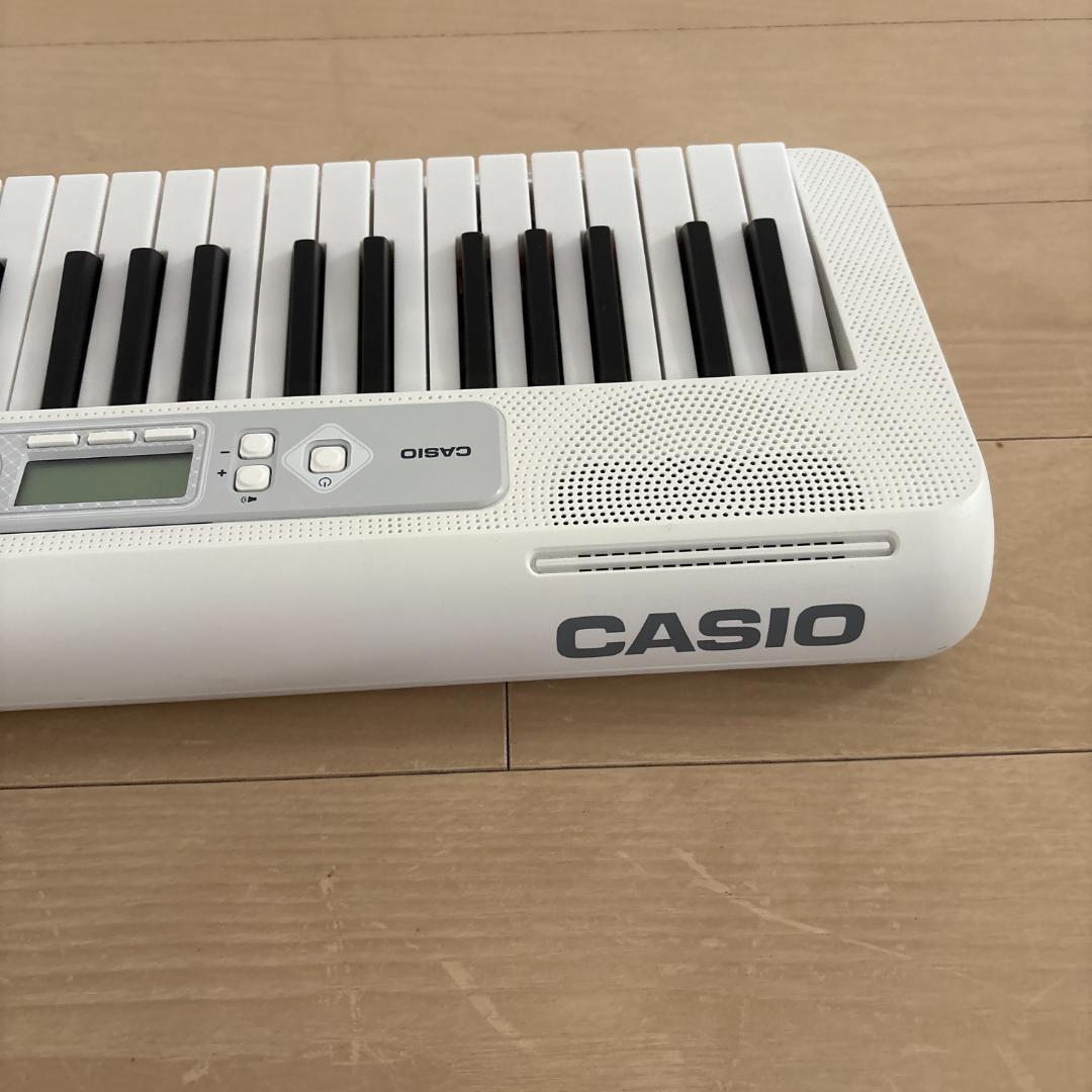 CASIO LK-330 光ナビゲーションキーボード 61鍵盤