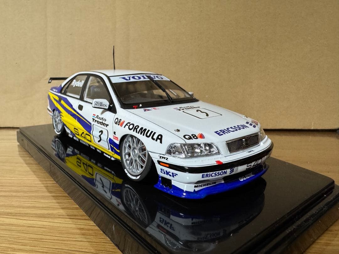 プラッツ 1/24 ボルボ S40 1997 BTCC ウィナー 塗装済み完成品