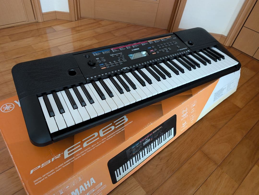 【極美品】YAMAHA　PORTATONE PSR-E263 キーボード