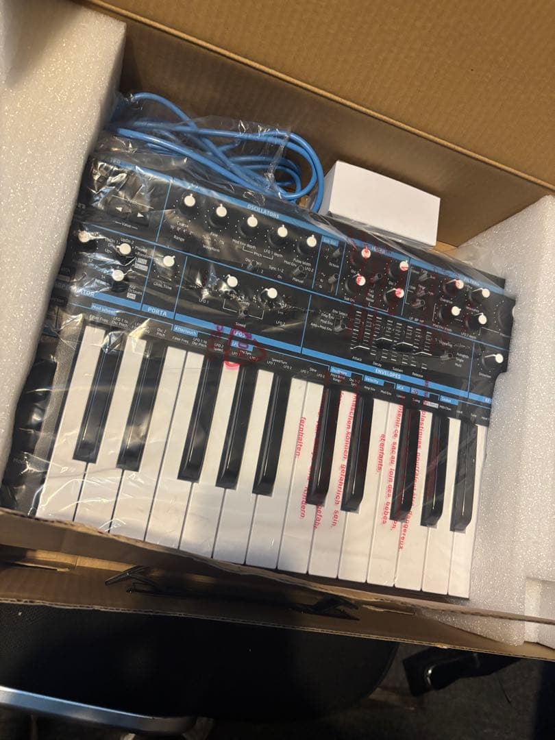 新品に近い　Novation Bass Station II 25鍵