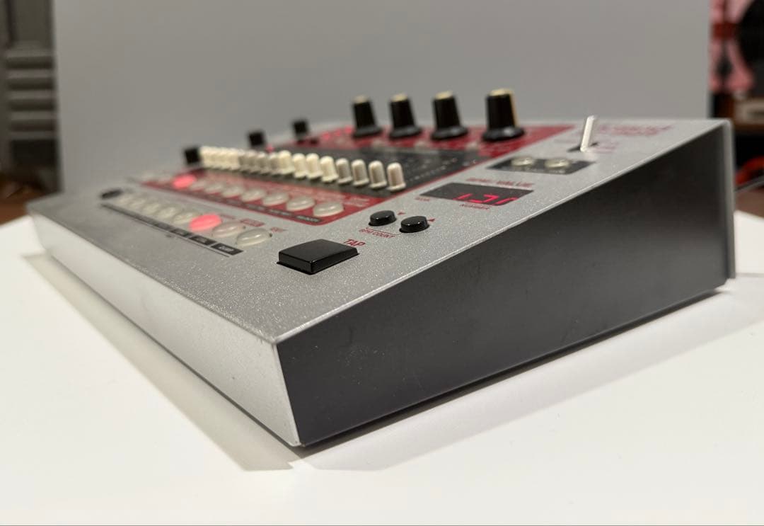 Roland EF-303 エフェクター　303 909 808