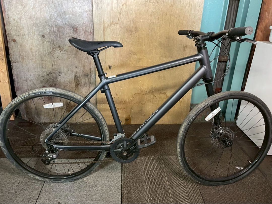 ブータン  CANNONDALE キャノンデール BADBOY