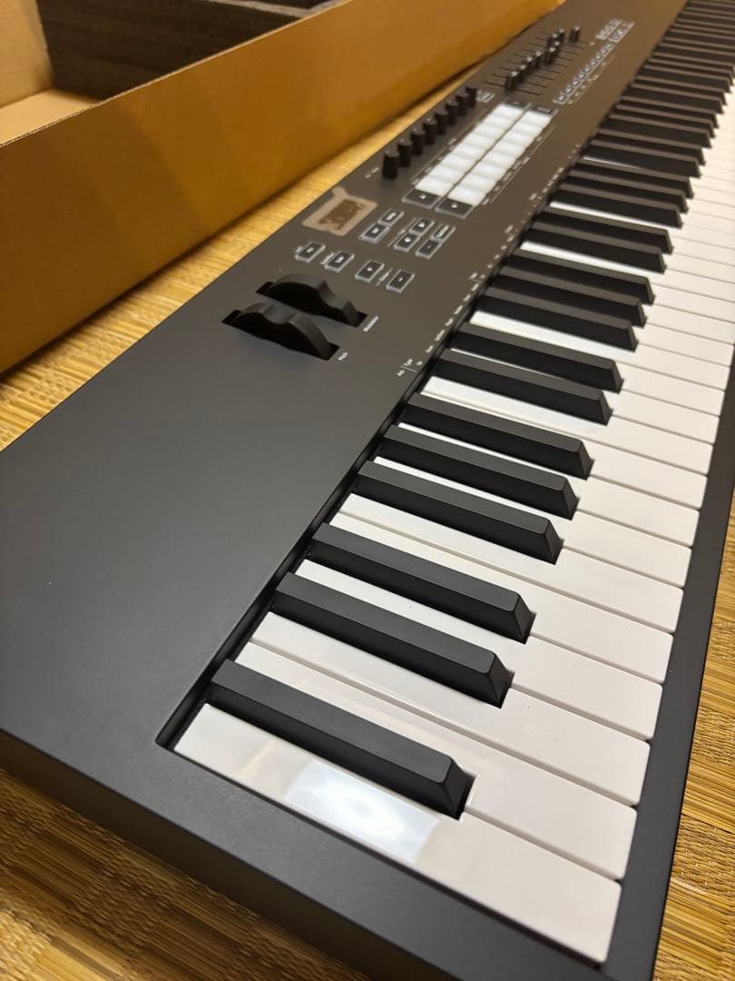 NOVATION ( ノベーション ) LAUNCHKEY 88 MK3