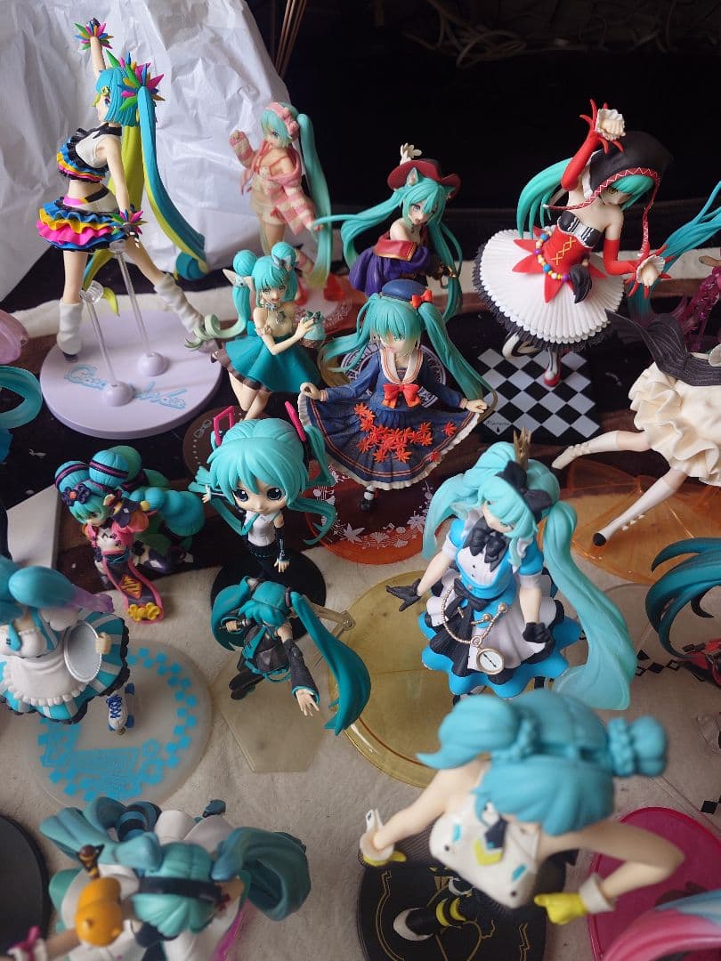 初音ミク フィギュア 30体+2体セット 　ジャンク扱い
