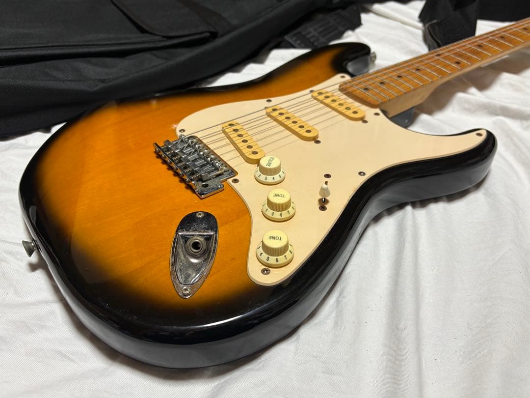 u*a様 Squier by Fender エレキギター　ソフトケース付1916