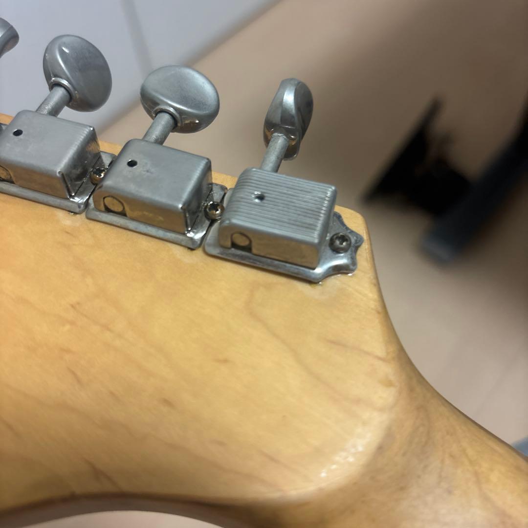 Stratocaster ゴールドラメ