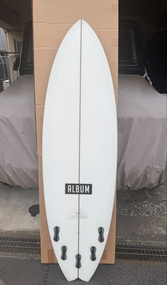 【美品】　ALBUM SURFBOARDインサニティ　フィン付き