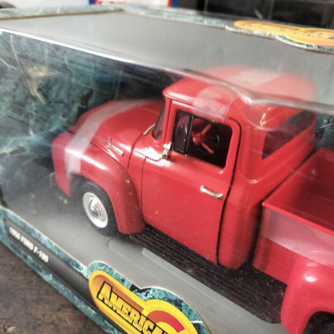 新品未開封　フォード F100 トラック 1/18スケールダイキャストメタル