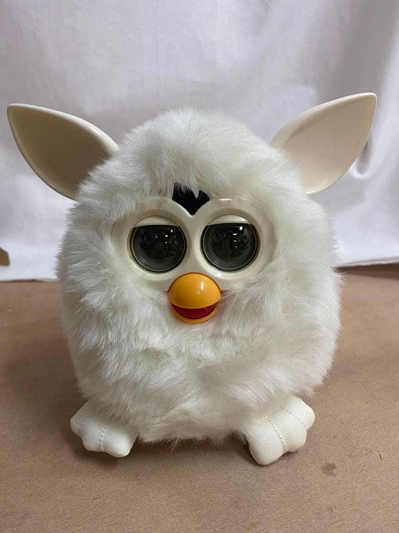Furby ホワイト 箱付き　動作確認済み