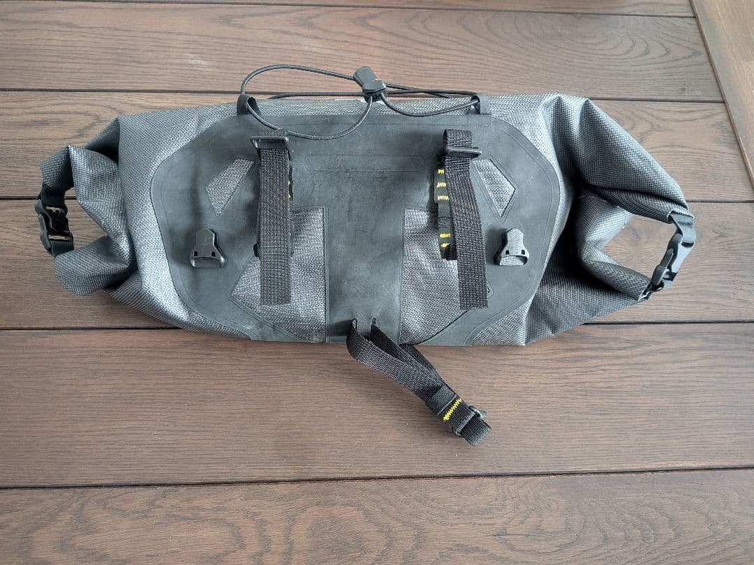 apidura ハンドルバーバッグ9L