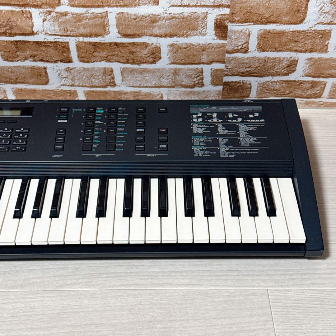 YAMAHA シンセサイザー　V50 ヤマハ　キーボード　音楽