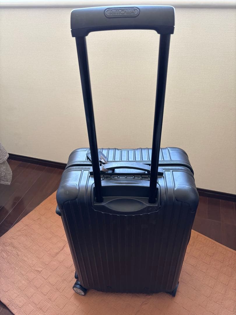 RIMOWAリモワサルサ　61L マットブラック4輪