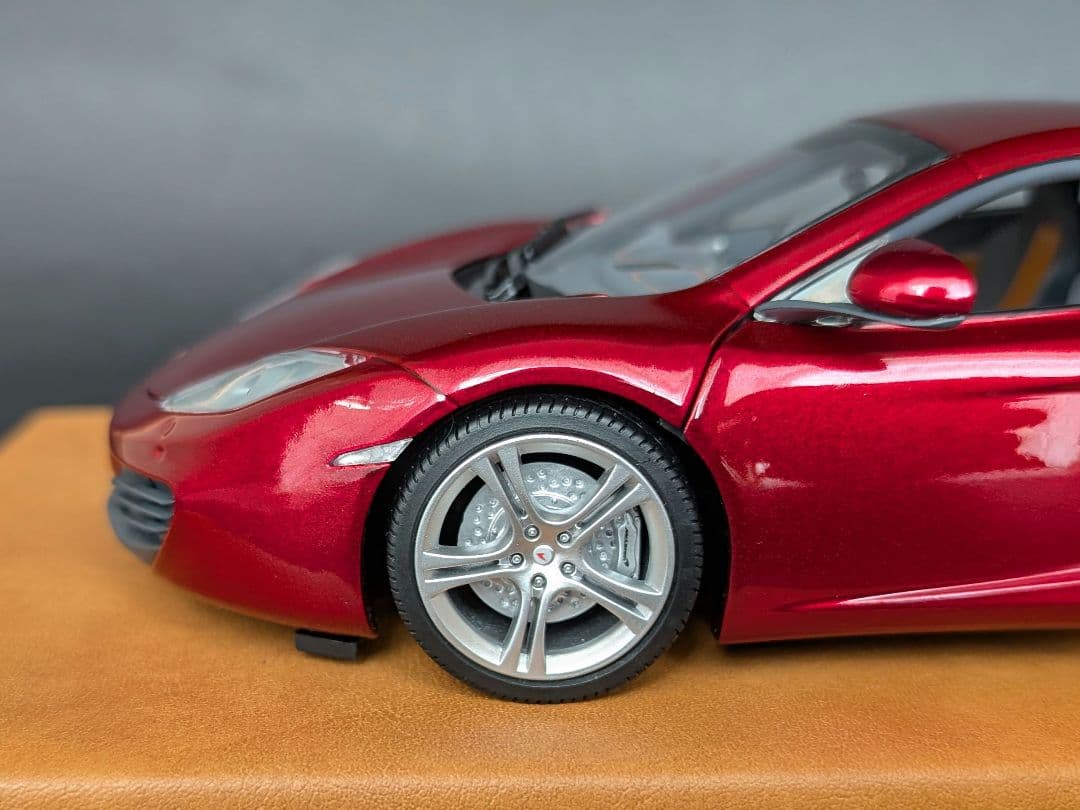 ミニチャンプス 1/18 McLaren MP4-12C