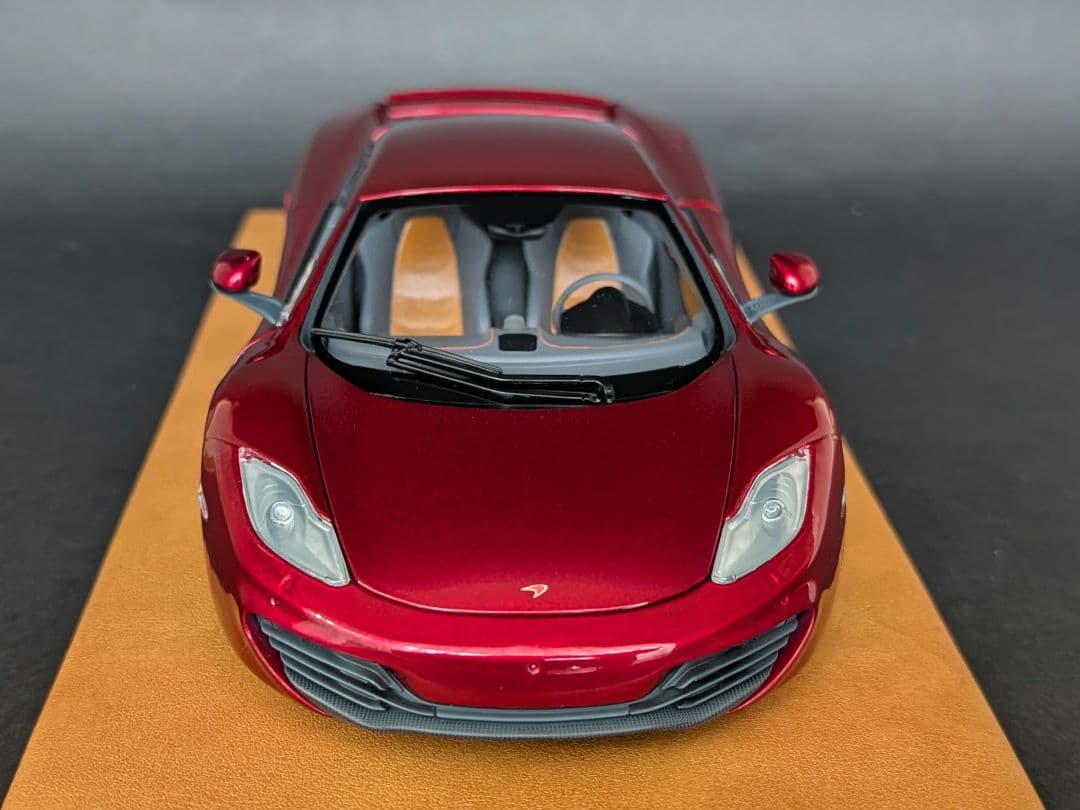ミニチャンプス 1/18 McLaren MP4-12C