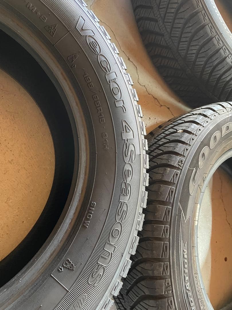 グッドイヤー　オールシーズンタイヤ　195/65R15 4本