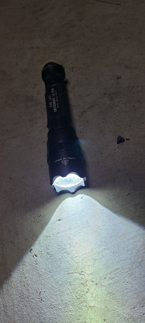 SUREFIRE E2D LED Defender Ultra 懐中電灯