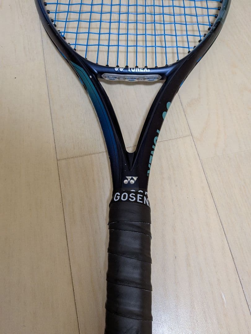YONEX イーゾーン100
