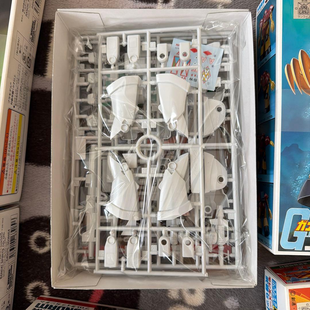 新品未組立　旧キット　ガンダム プラモデル　13点SET