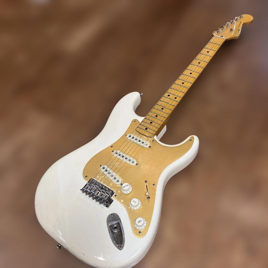 Squier Stratocaster ホワイト