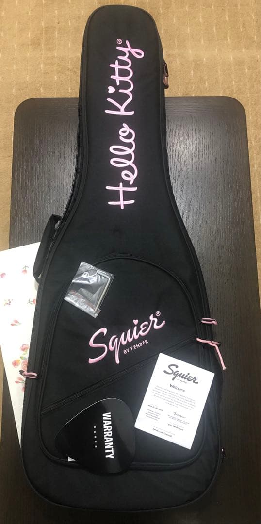 Fender Hello Kitty Stratocaster ハローキティ