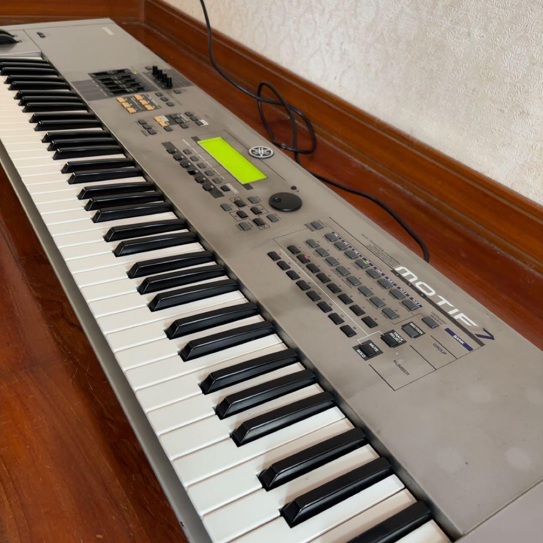 YAMAHA MOTIF 7 シンセサイザー 76鍵 動作未確認