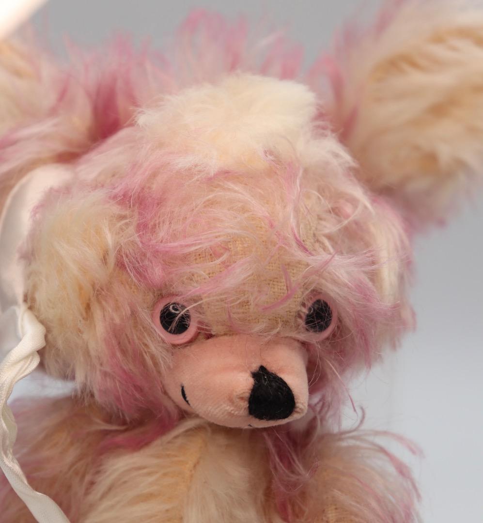 コレクション TOY MUSEUM TIPPED PINK BUNNY PUNKINHEAD
