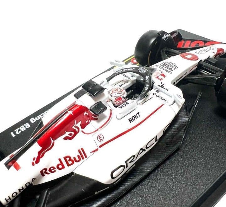 新品buragoクリアケース#22角田1/43RedBull RB212台セット